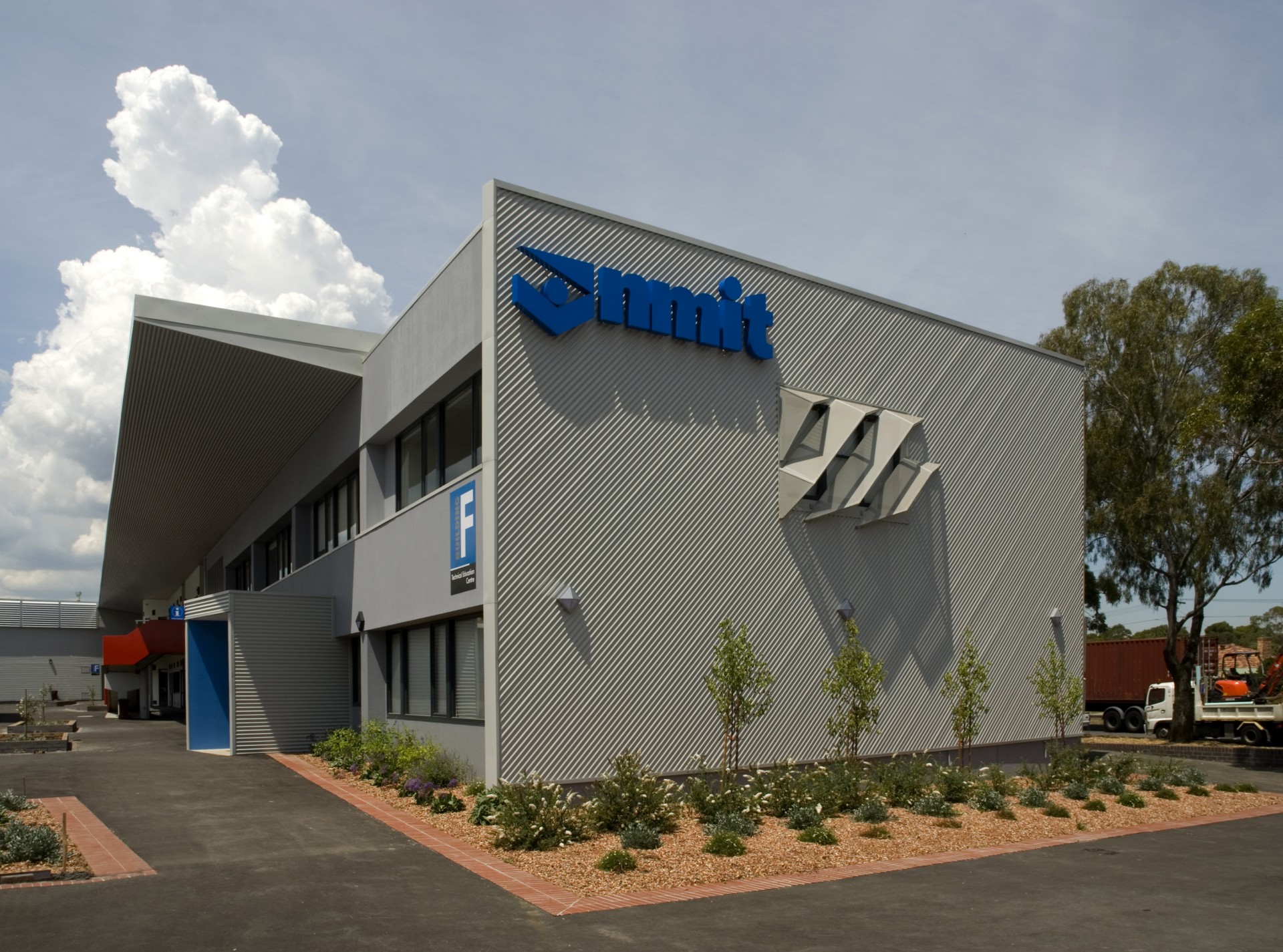 Melbourne Polytechnic Heidelberg Campus – Brand Architects